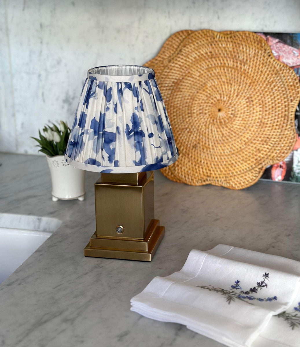 Athena Rechargeable Table Lamp (Blue Flower) | Maison Flâneur