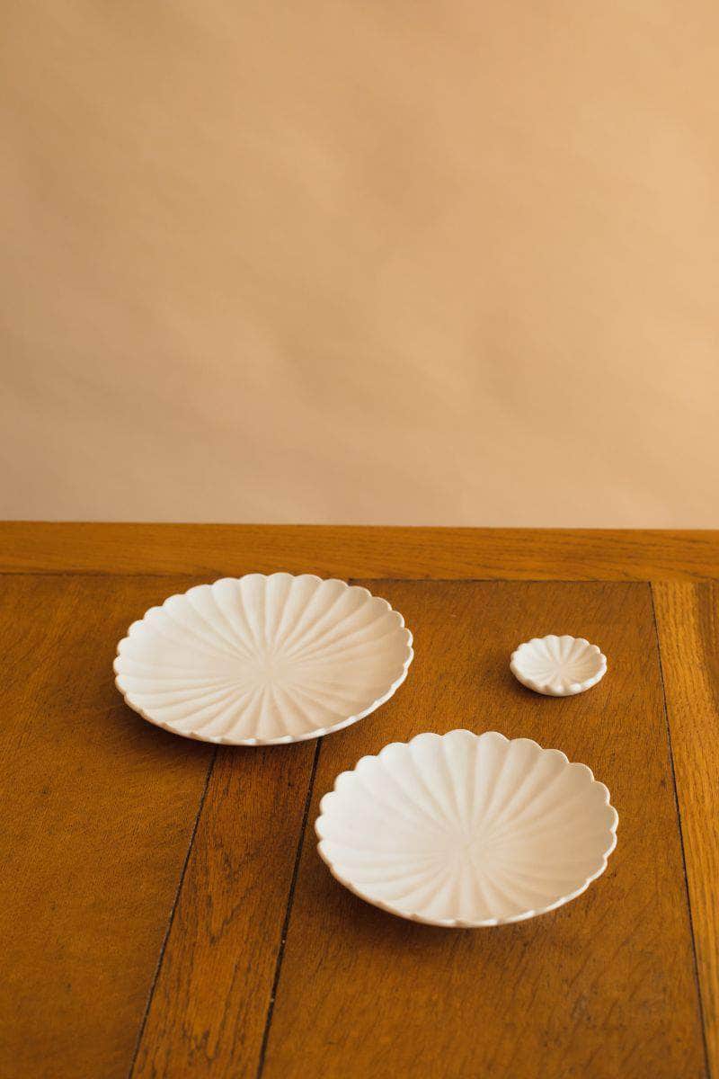 Kasumi Fujimura Flower-Shaped Large Plate | Maison Flâneur